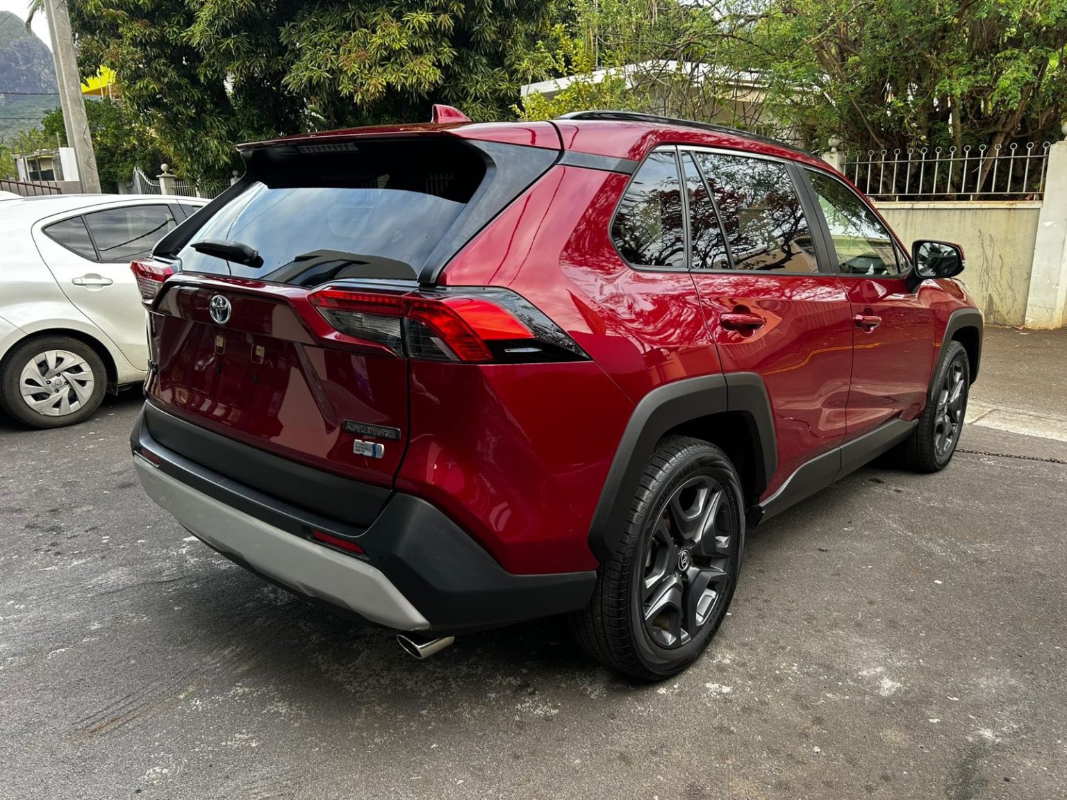 Toyota RAV4 Adventure – 2500cc – Year 2022 – Unique Motors Co Ltd